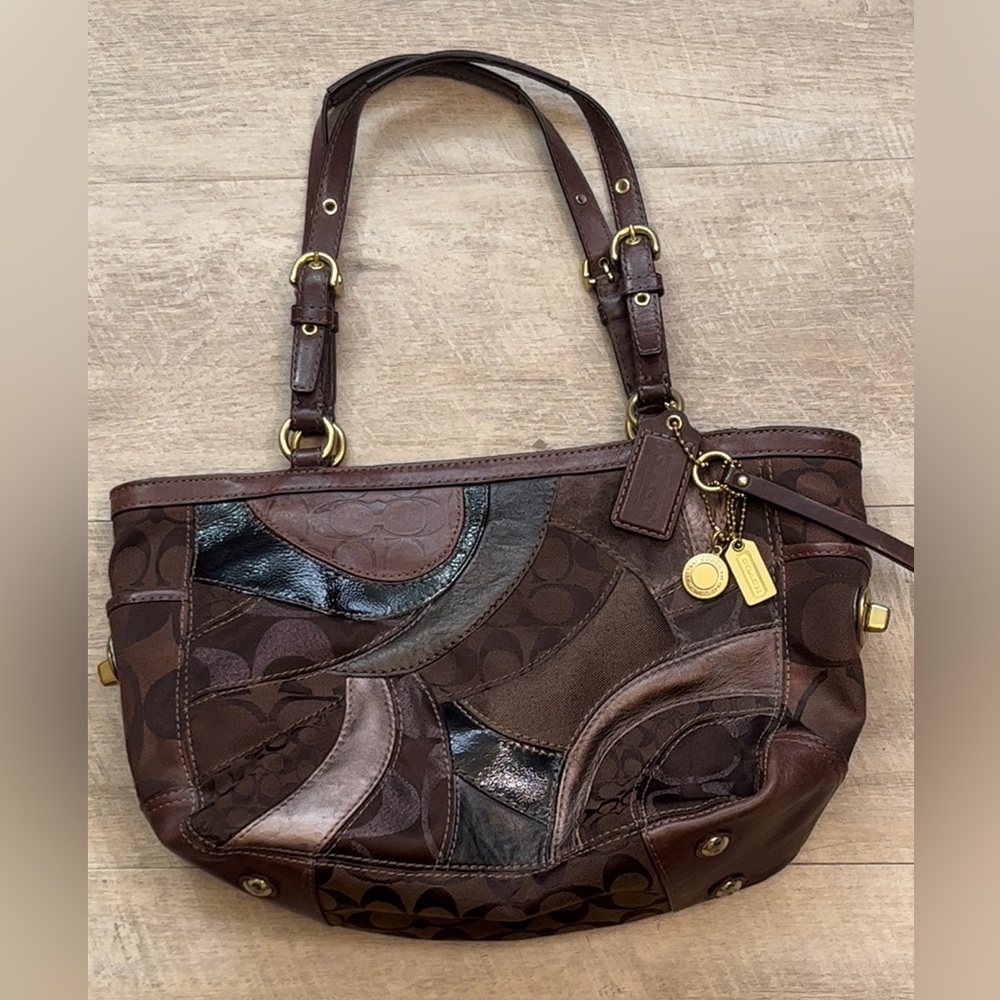 Coach Leather Signature C Patchwork Shoulder Bag - Gem